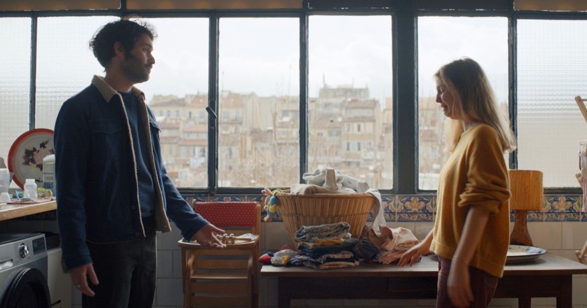 Grosse fatigue : Intermarché et Romance s'adressent aux jeunes parents